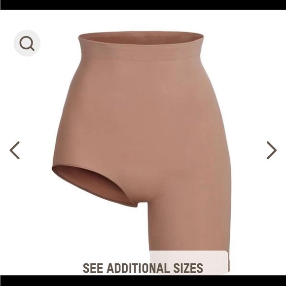 SKIMS | Intimates & Sleepwear | Nwot Skims Solution Short Right Leg ...